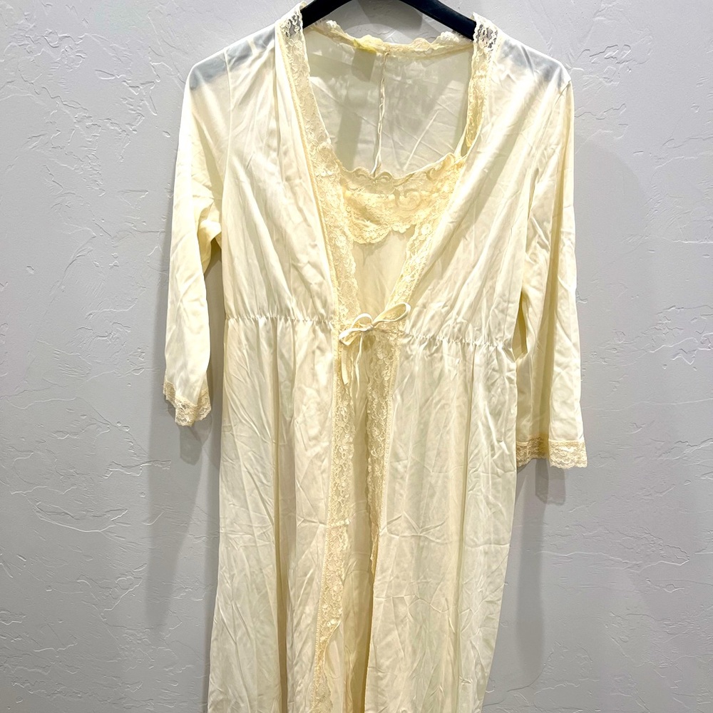Vintage Off White Lacy Nightgown And Matching Robe Me… - Gem